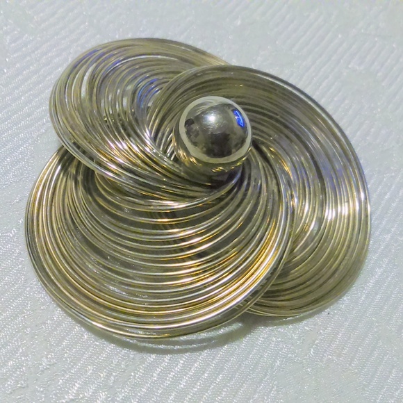 Vintage | Jewelry | Vintage Gold Tone Three Circles Wire Work Brooch ...